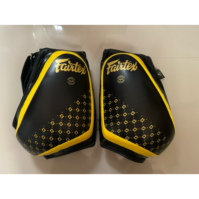 Fairtex TP4 Slim Design Lightweight Thigh Pads for Muay Thai Training ...