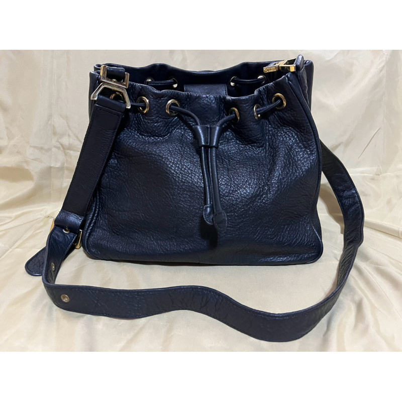 ESQUIRE BLACK BUCKET CROSSBODY BAG | Shopee Philippines