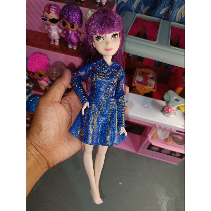 descendants Mal and Evie Disney Hasbro markings preloved read ...