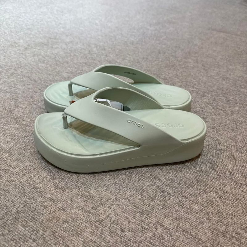 Original Crocs Getaway Platform Flip in Green | Shopee Philippines