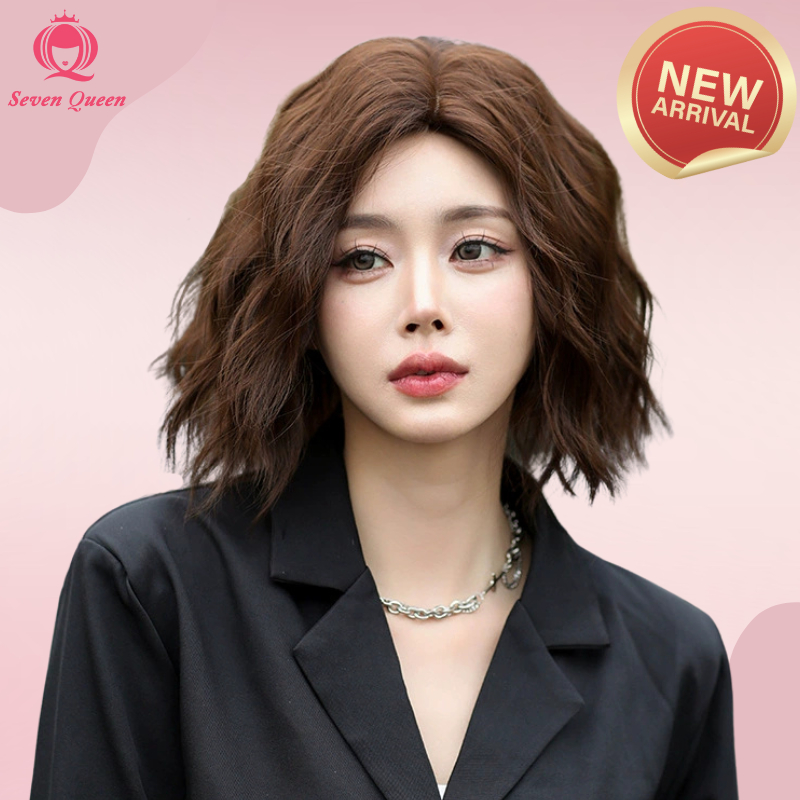 "Seven Queen" Wig 31cm short curly fashion middle parting hair natural ...