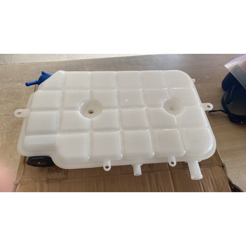 LG9704530503 WATER RESERVOIR (EXPANSION TANK) Howo Light Truck | Shopee ...