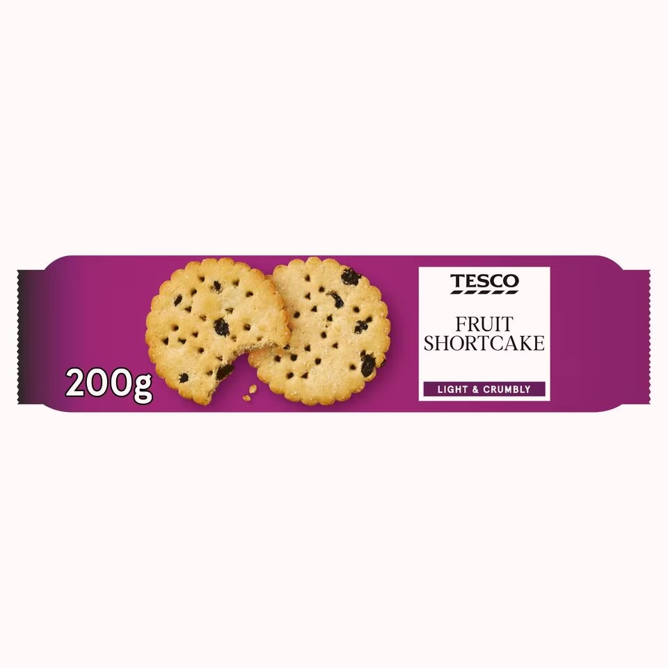 Tesco Fruit Shortcake Biscuits 200g. 25% OFF DUE TO EXPIRE MARCH 2025 ...