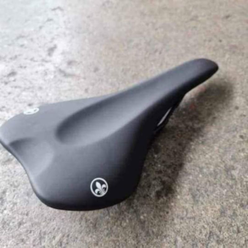 The Project Saddle black | Shopee Philippines