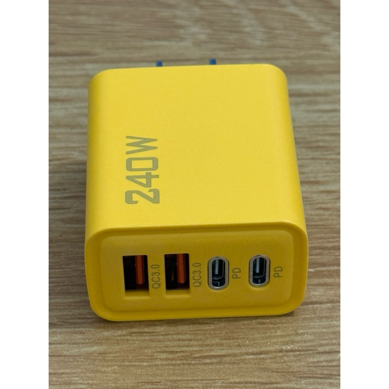 4-in-1 240W Quick Charging Type C Charger Adapter Multi-port Fast ...