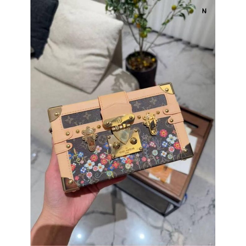 Elvee soft trunk elite limited edition | Shopee Philippines