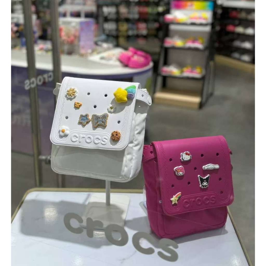 Crocs classic messenger bag outdoor shoulder bag, free jibbitz | Shopee ...