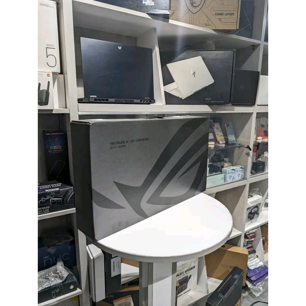 Brand New Asus ROG Zephyrus S GX701 (Nvidia GeForce RTX 2080 Max-Q ...