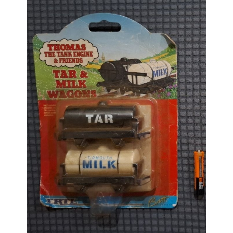 Rare 1995 ERTL Thomas the Tank Engine & Friends Tar & Mlk Wagons Train ...