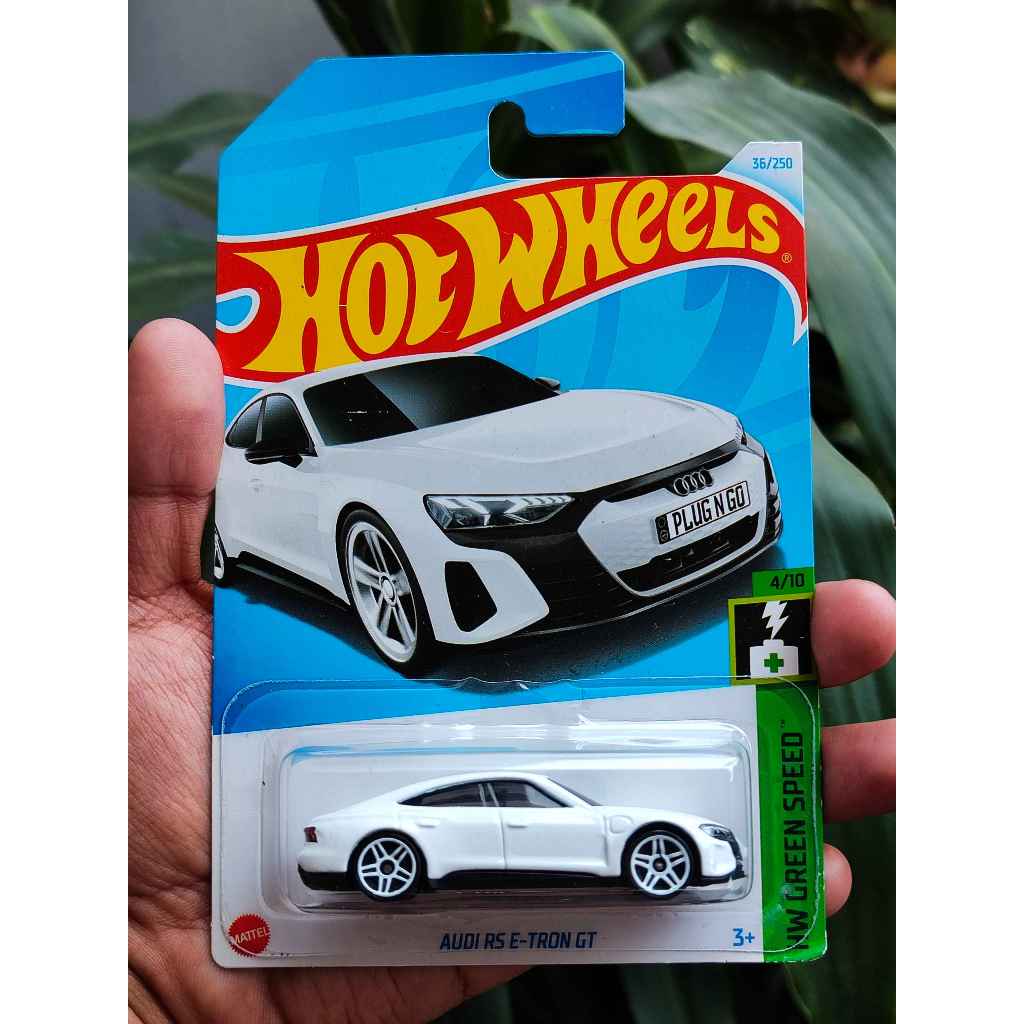 HOT WHEELS AUDI RS E-TRON GT (1 SOFT CORNER & MINI SCRATCH ON CARD ...