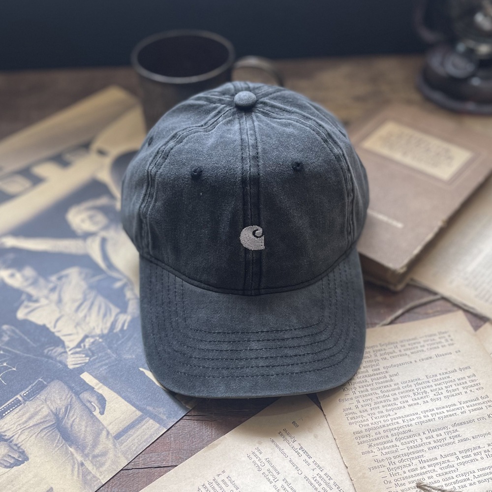 Embroidered baseball cap makes the face look smaller and is a versatile ...