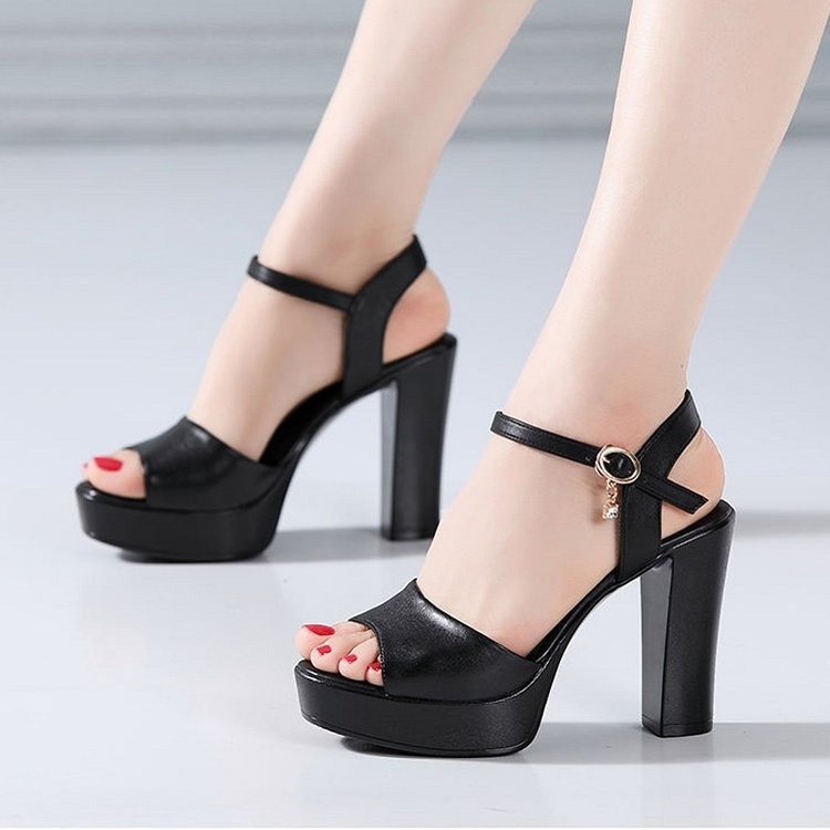Size 34-41 Fashion Sandals New Style Fashion Open toed Thick Heels ...