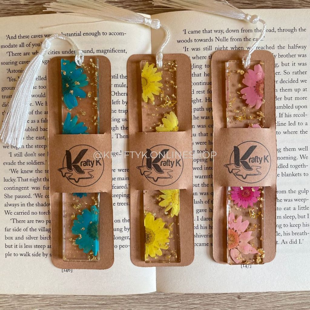 Handmade Resin Bookmark| MEDIUM Floral with Gold Flakes Resin Bookmark ...