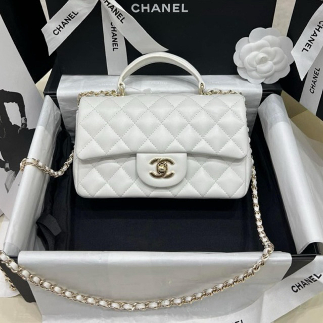 Ch 22b Mini C Flap Handle Diamond Shape Authentic grade pearl pink 20cm ...