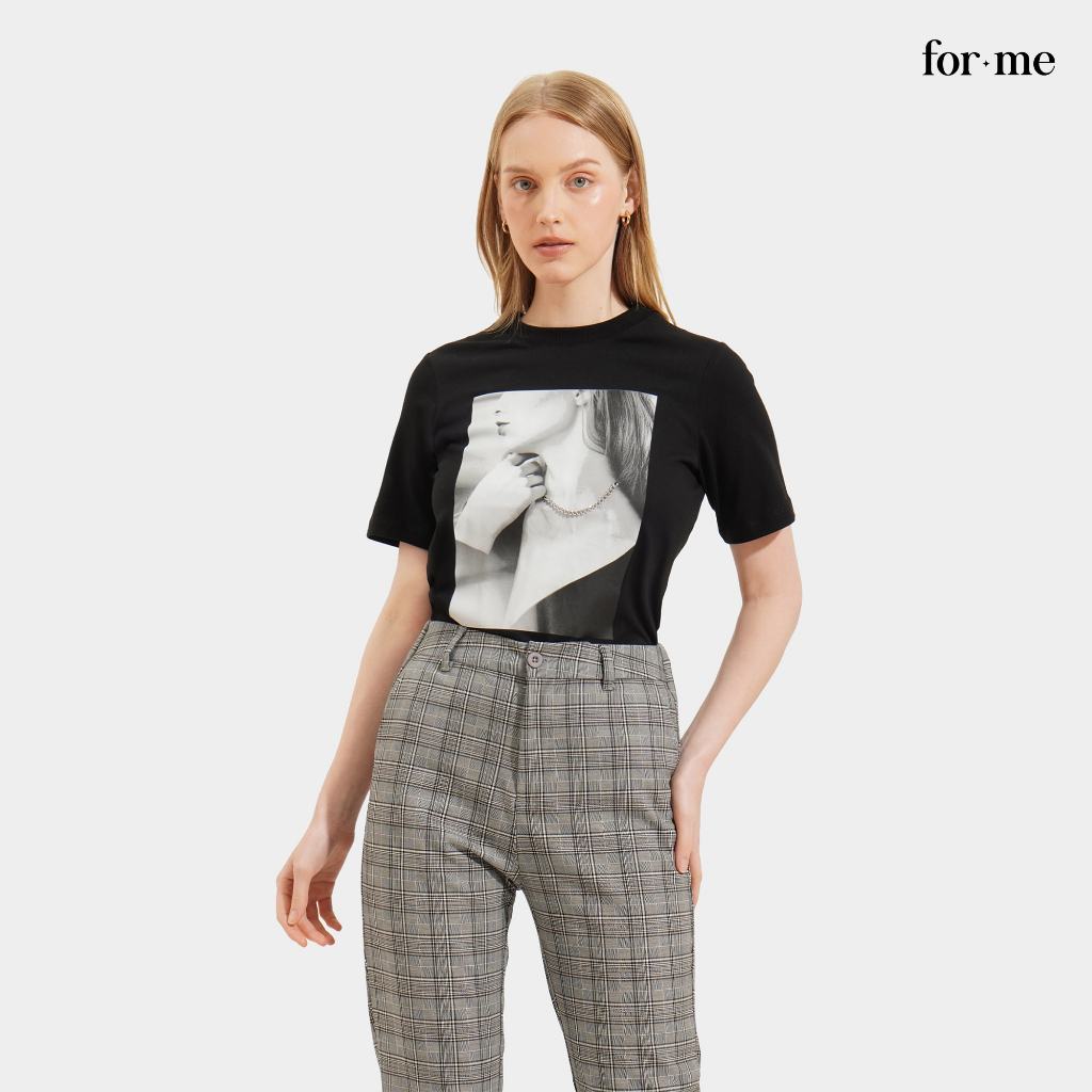 ForMe Woman With Necklace Graphic Tee T-Shirt For Women (Black ...