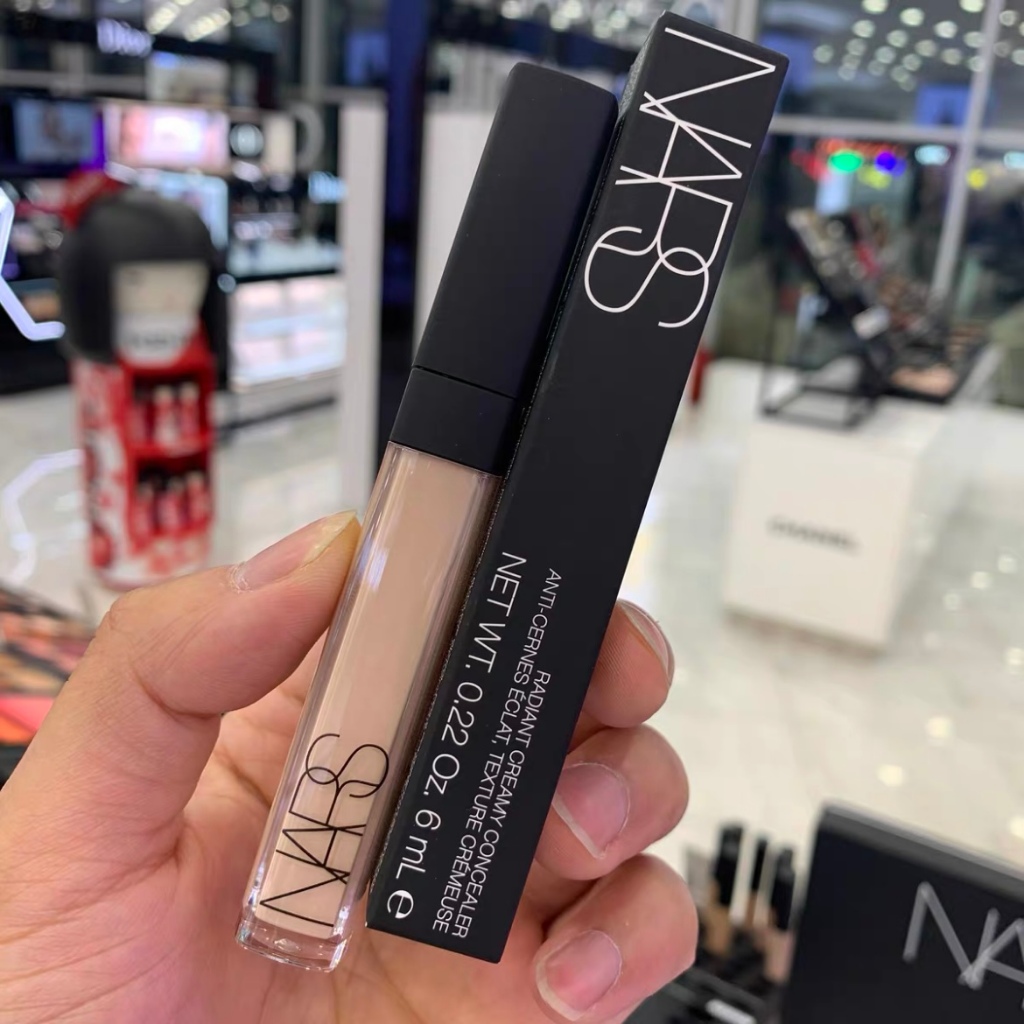 NARS concealer conceals and brightens acne marks, dark circles, moisturizes and does not get ...