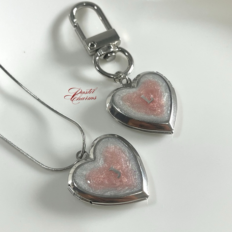 𝐇𝐞𝐚𝐫𝐭 𝐑𝐞𝐬𝐢𝐧 𝐋𝐨𝐜𝐤𝐞𝐭 • Photo Locket Customized Necklace & keychain ...