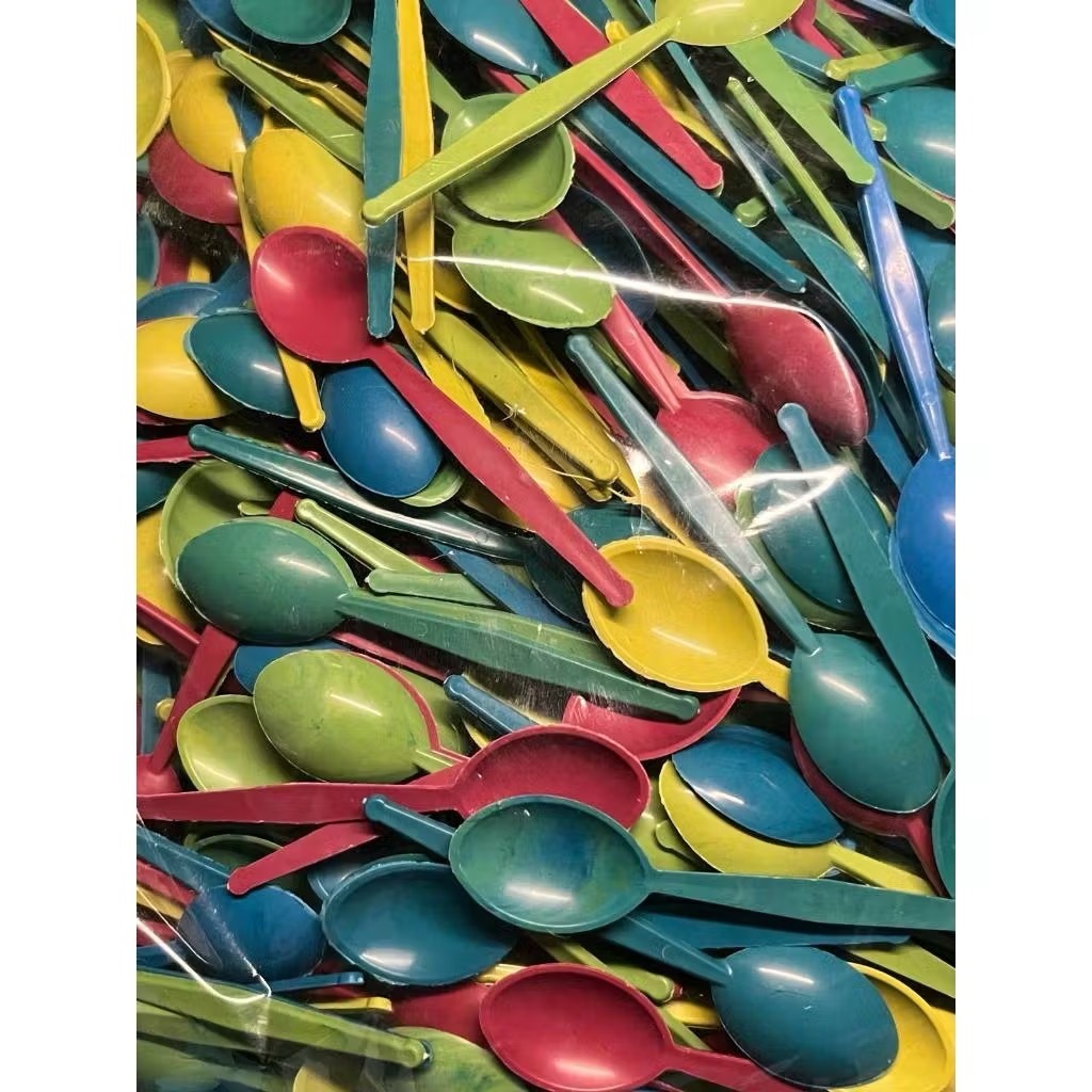 1kilo 10cm Disposable Plastic Toy Spoon Assorted Color Ice Scramble ...