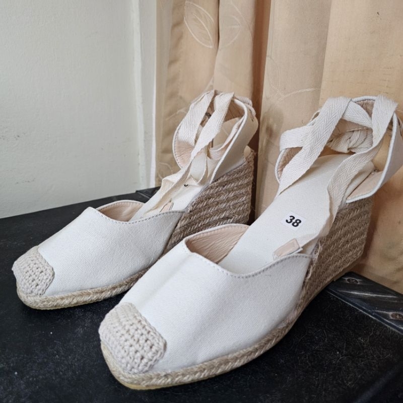 ARMOIRE APPAREL SHOP FOOTWEAR WHITE RATTAN (Wedges) | Shopee Philippines