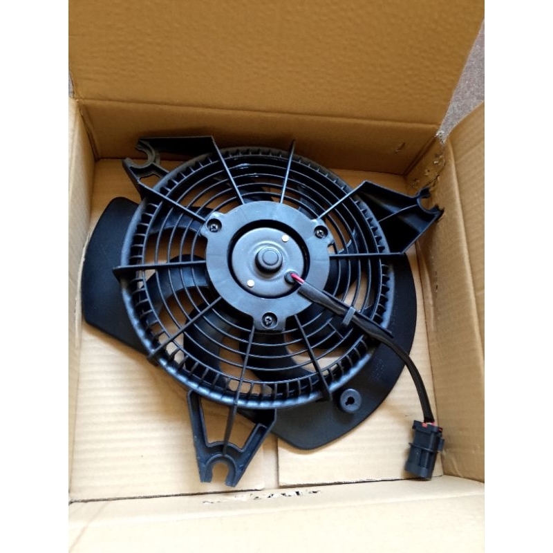 Aux Fan Motor Hyundai Starex (Right) Fan Motor / Auxiliary Fan Assembly ...