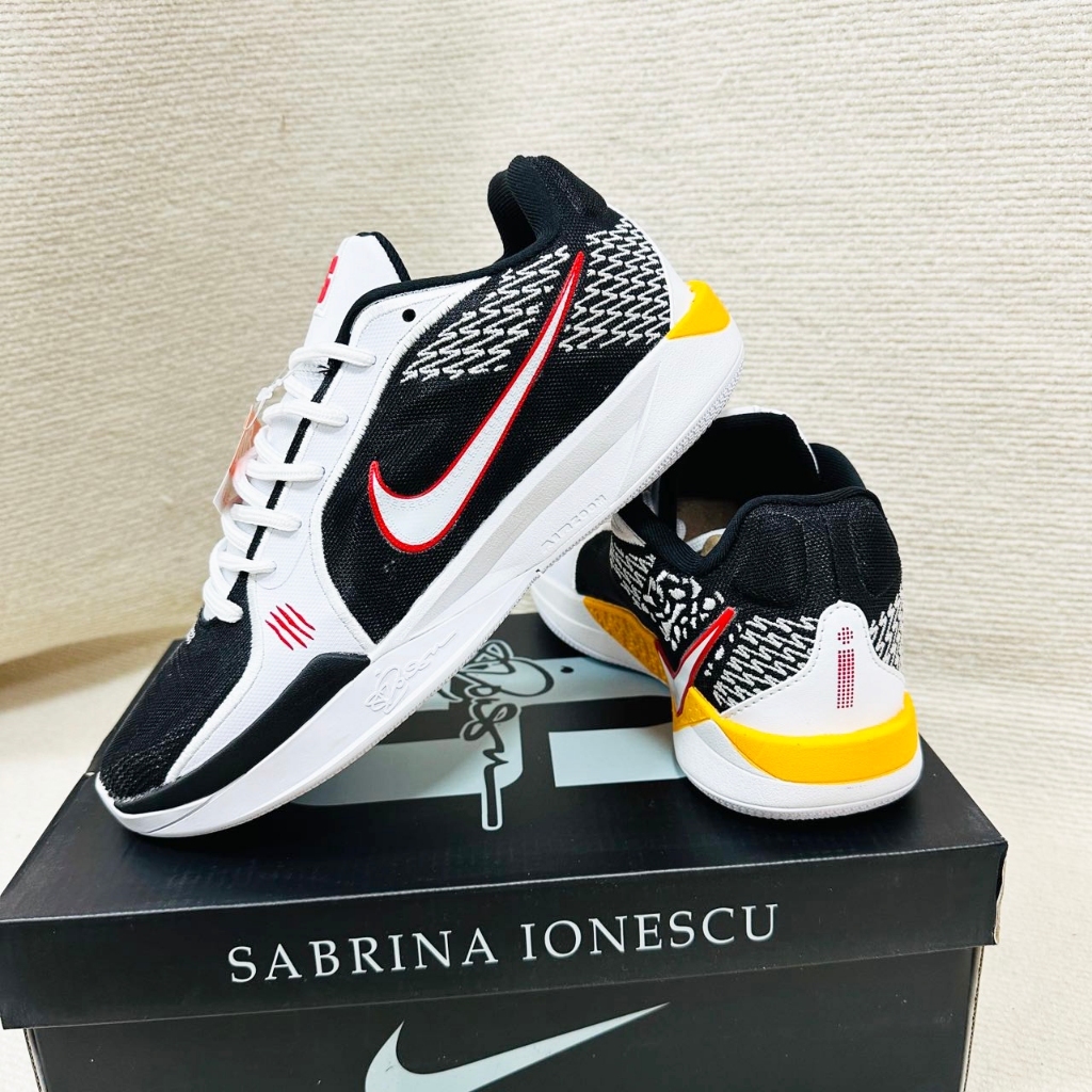 UA Basketball Shoes Sabrina 2 Bruce Lee White Lowcut Rubber Shoes For ...
