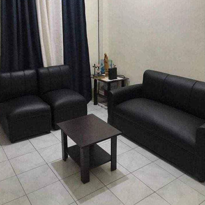 SALA SET BLACK LEATHER WITH TABLE(FREE DELIVERY MANILA) | Shopee ...