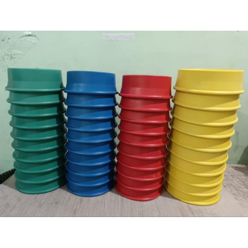 10pcs + 1pc Chicken Feeder Rubber pot LARGE with Paa (Random color ...