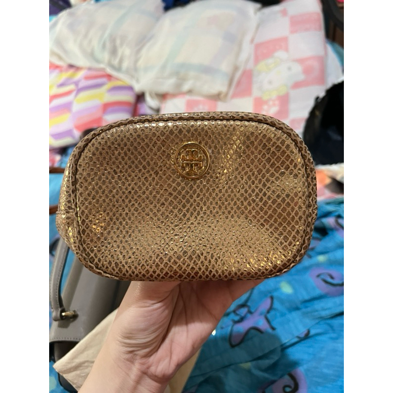 Preloved Tory gold pouch | Shopee Philippines