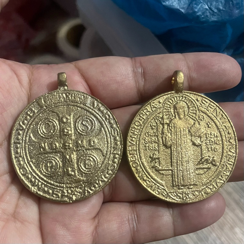 San Benito Medalya with Ora | Shopee Philippines