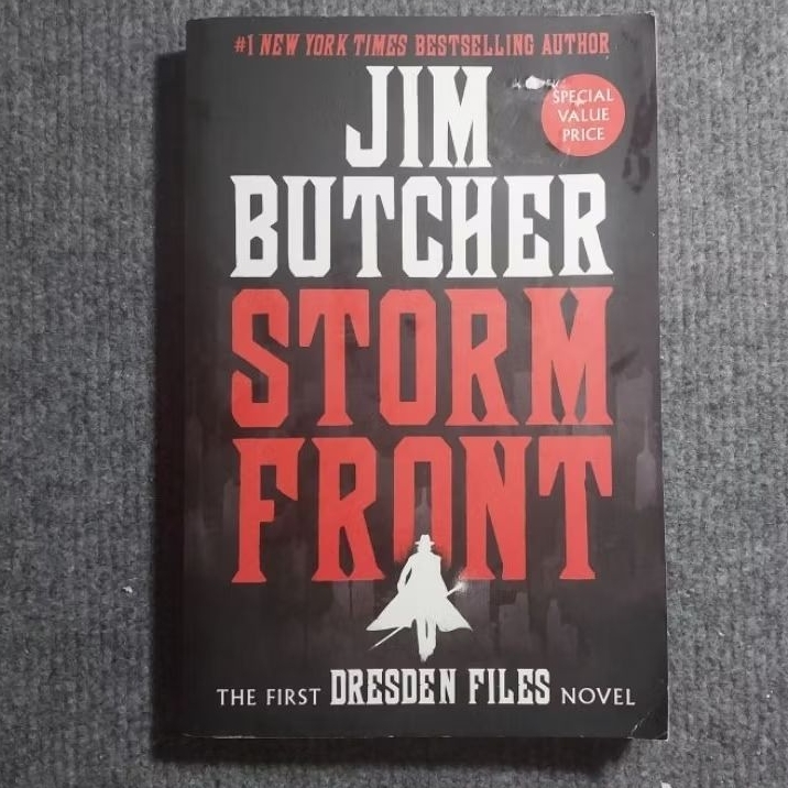 STORM FRONT: The First Dresden Files by Jim Butcher (Epic Fantasy ...