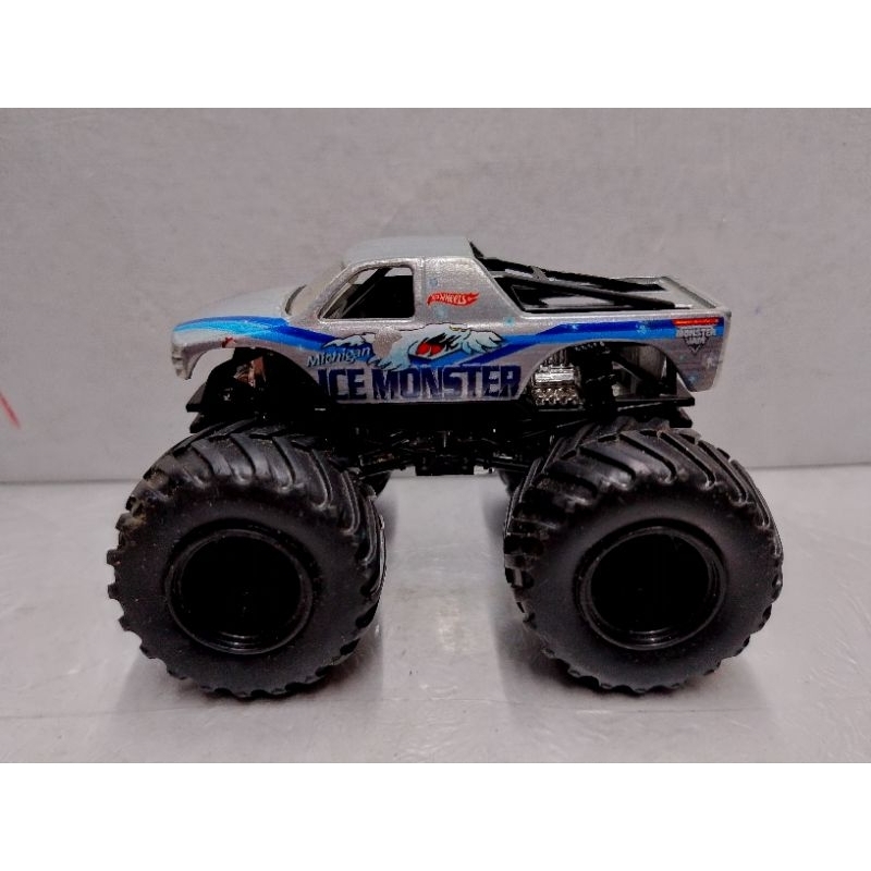 Hot Wheels Monster Jam Truck Michigan Ice Monster 1:64 Die-cast Vehicle ...