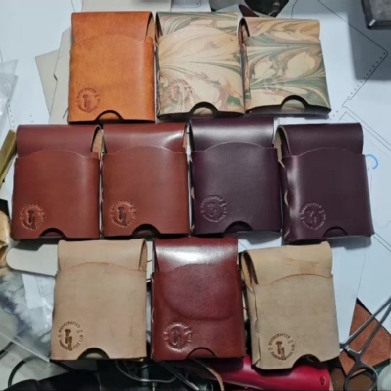 "Arapaap" stitchless wallet in full grain leather - Chromexcel / Pueblo ...