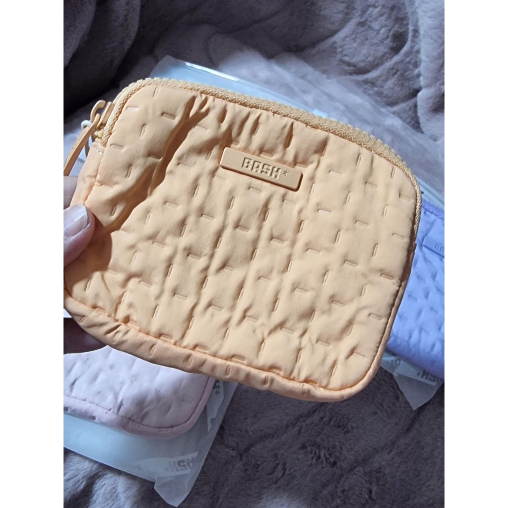 2025_ishna_2020 ORANGE_BASH Billow PASSPORT size Card/Coin Wallet ...