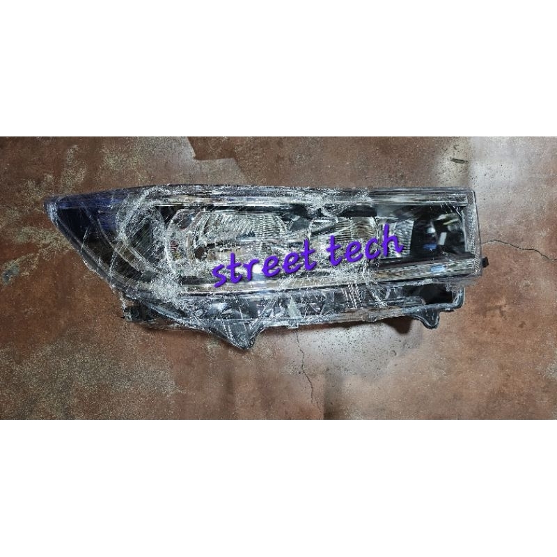 Toyota Innova 2016-2022 Headlight | Shopee Philippines