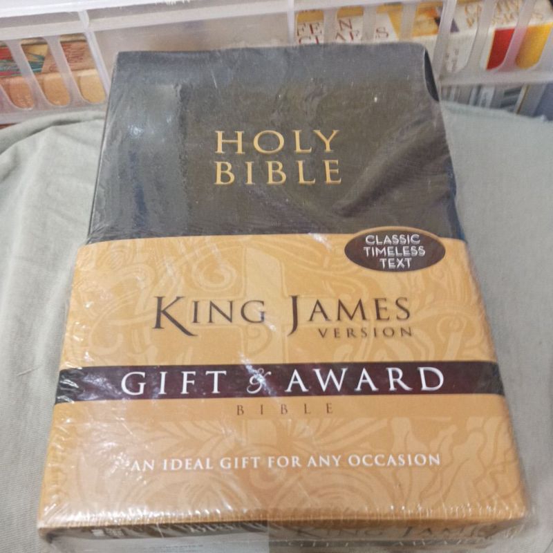 Holy Bible King James Version ( paperback ) | Shopee Philippines