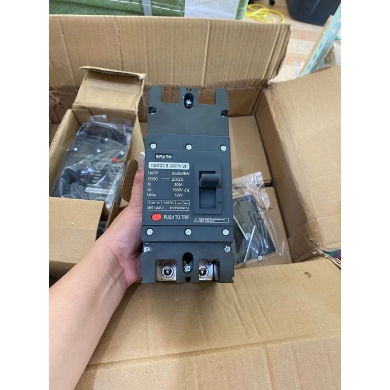 Spark DC MCCB 125A 160A 250A 300A 400A Molded Case Circuit (MCCB) Solar ...