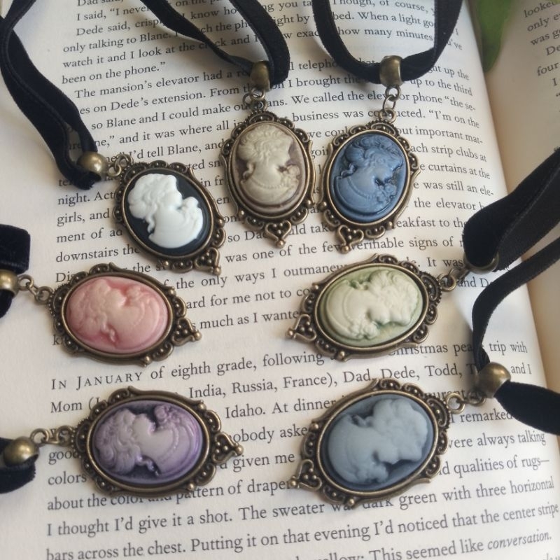 Vintage Maria Clara Victorian Cameo Gothic Velvet Choker | Shopee ...