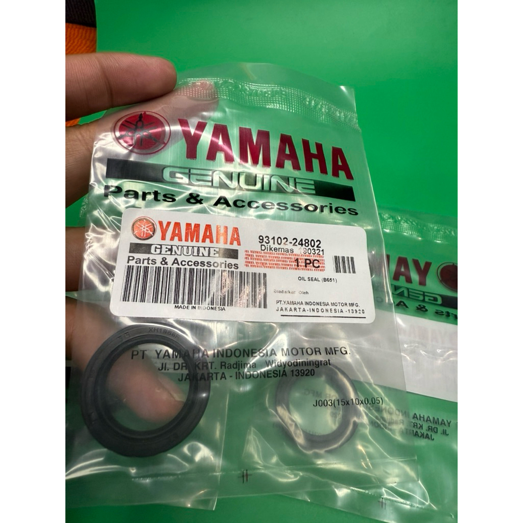 OIL SEAL PULLEY SIDE AEROX/NMAX V2 93102-24802 YAMAHA GENUINE | Shopee ...