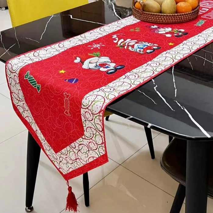 Christmas 4 seater Table Runner Polyester Prints Center Table Runner ...