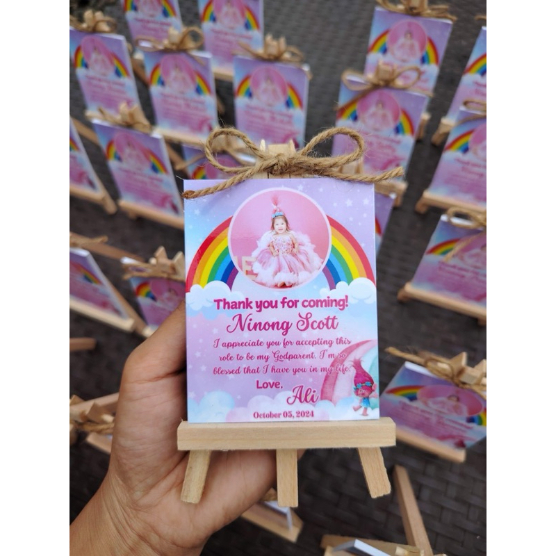 Customize Mini sintra with wood stand souvenir | Shopee Philippines