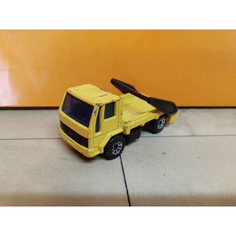 Matchbox Ford Cargo Skip Truck 1986 Yellow Made in Macau 1:74 | Shopee ...
