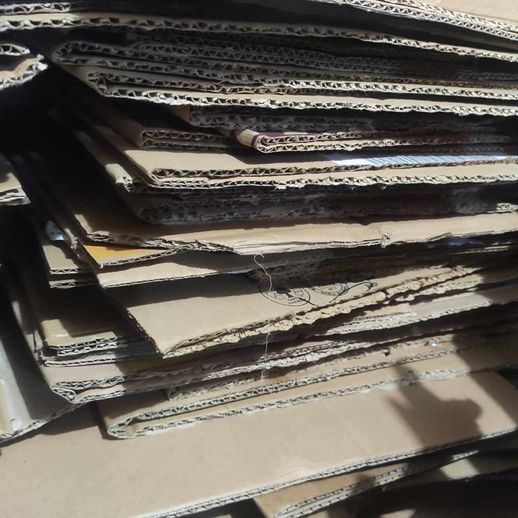 1 kilogram Used Carton Old Boxes Packaging Lumang Karton Malinis ...