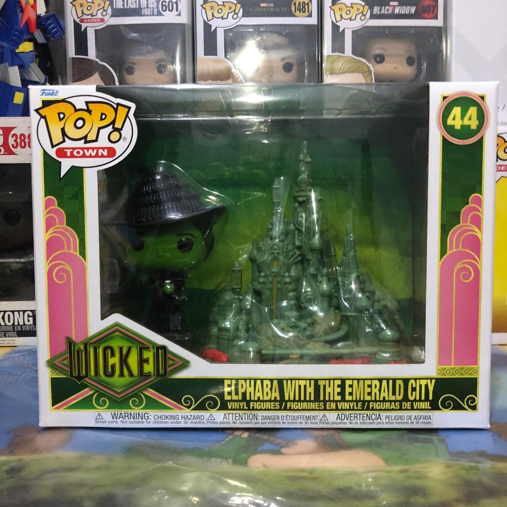 FUNKO POP: ELPHABA WITH THE EMERALD CITY TOWN #44 | Shopee Philippines