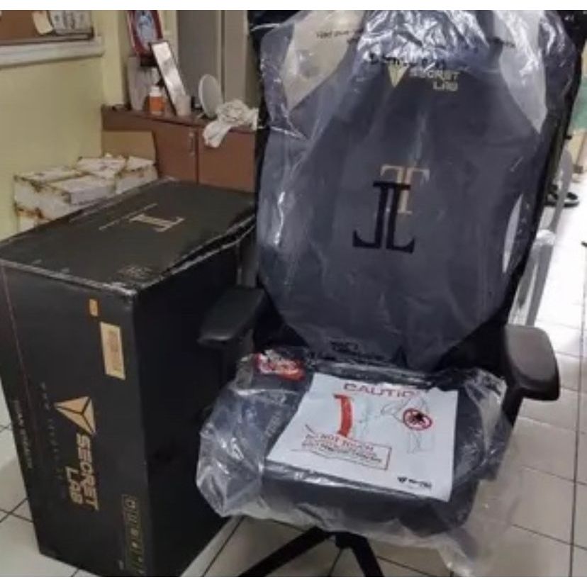 Brand new SECRET LAB Gaming chair | Shopee Philippines