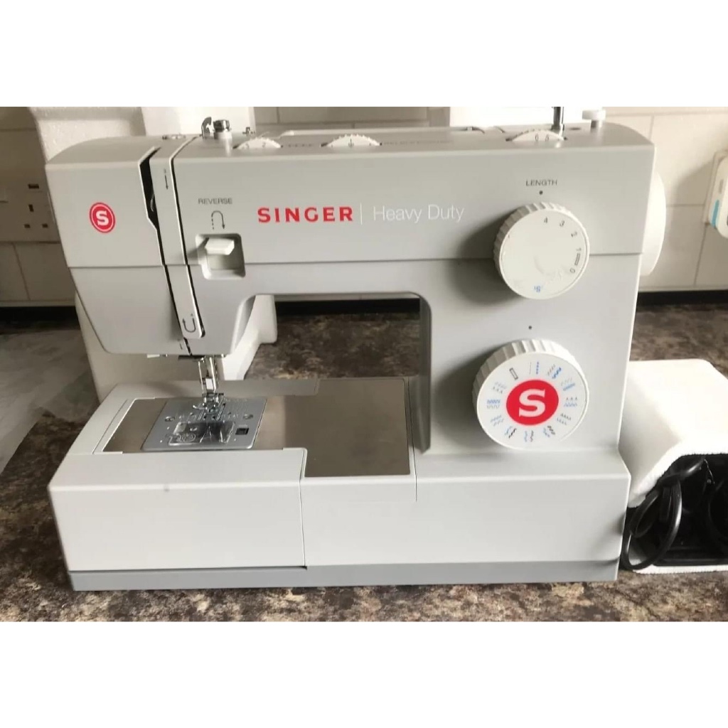 Brand new original Singer 4423 Heavy Duty sewing machine 220v -240v ...