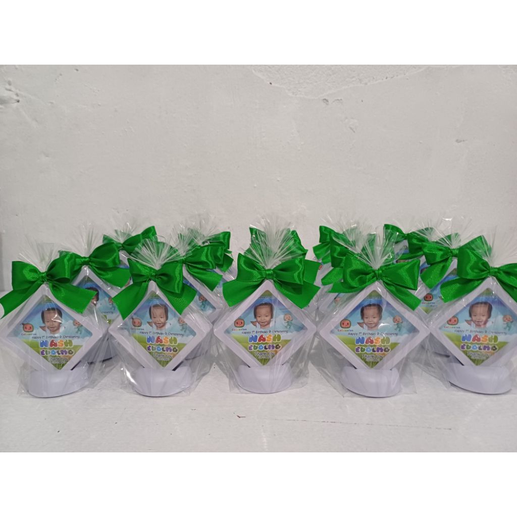 Cocomelon floating frame souvenir with picture | Shopee Philippines