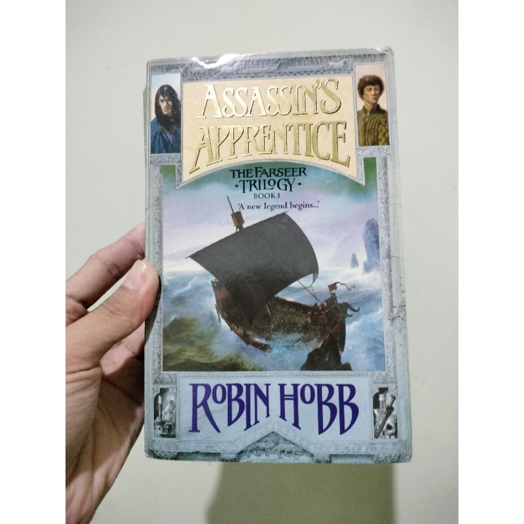 Assassin's Apprentice (The Farseer Trilogy #1) by Robin Hobb | Shopee ...