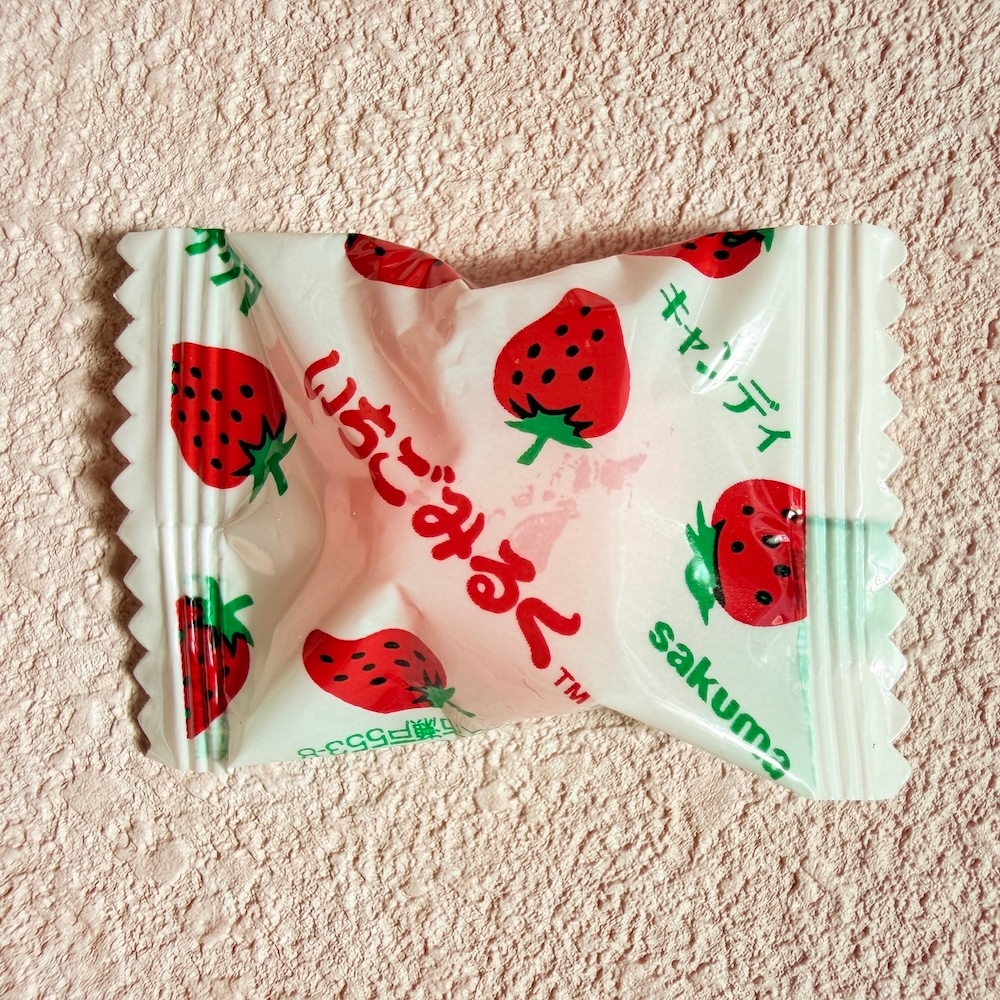 Ichigo Miruku Strawberry Milk Candy Amaou Fruit Crispy Mille-feuille ...