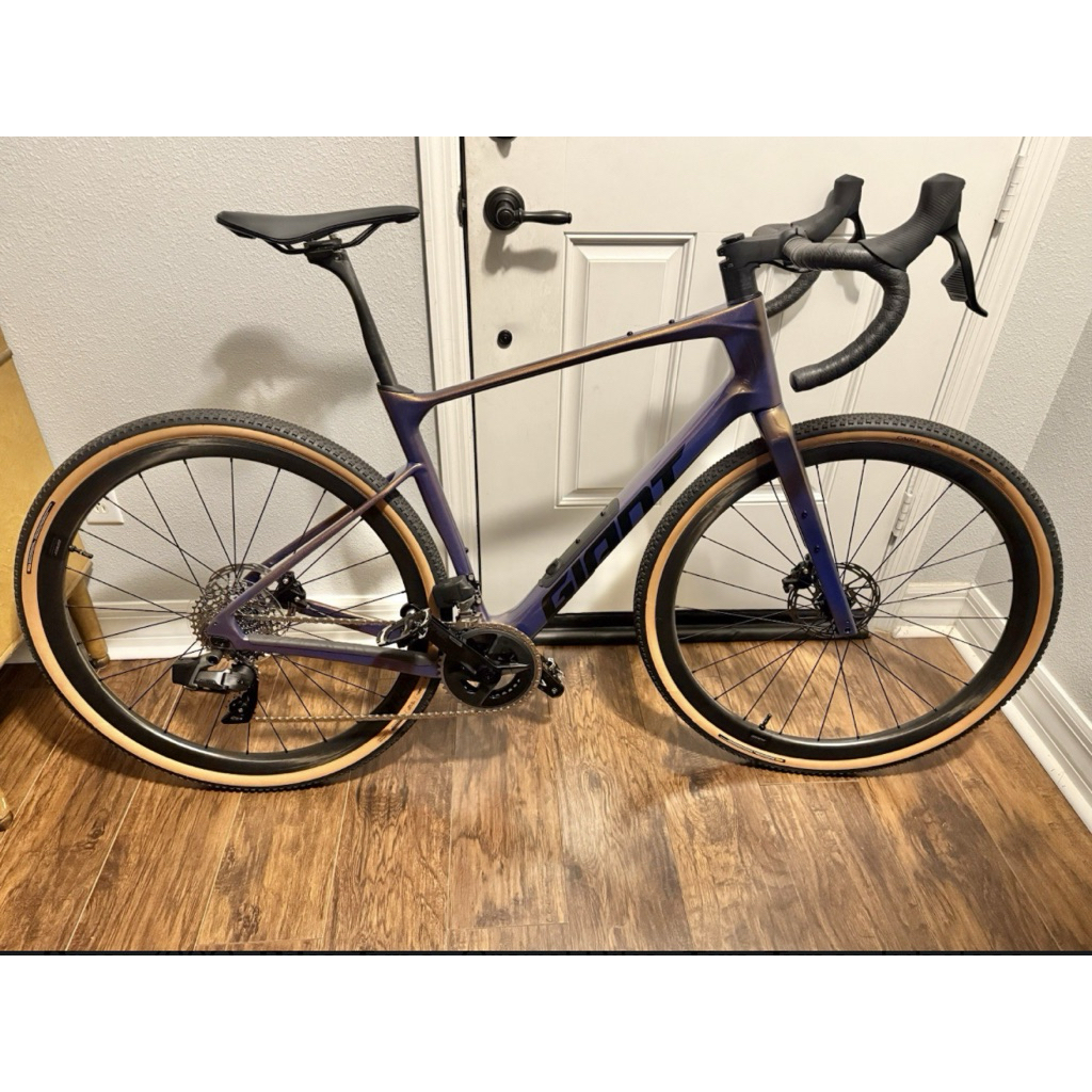 2025 Giant Revolt Advances Pro 1 Full Carbon Gravel Bike | Shopee ...
