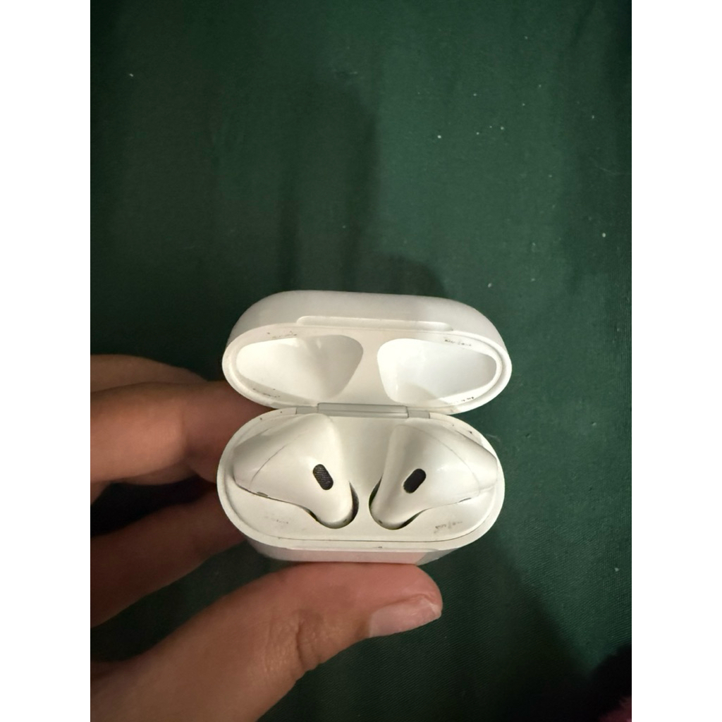 Original air/pods 2 (2nd gen) | Shopee Philippines